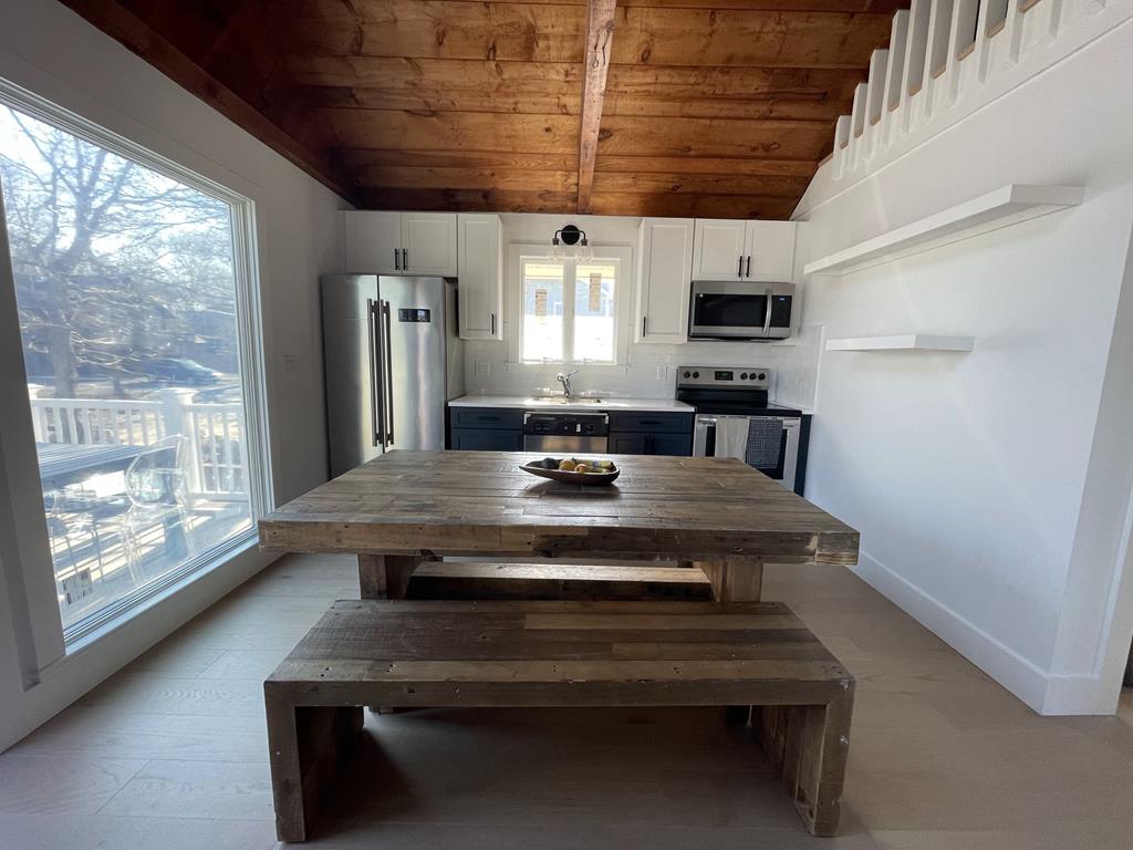 151 Bernard Circle, Vineyard Haven, MA 02568, Residential