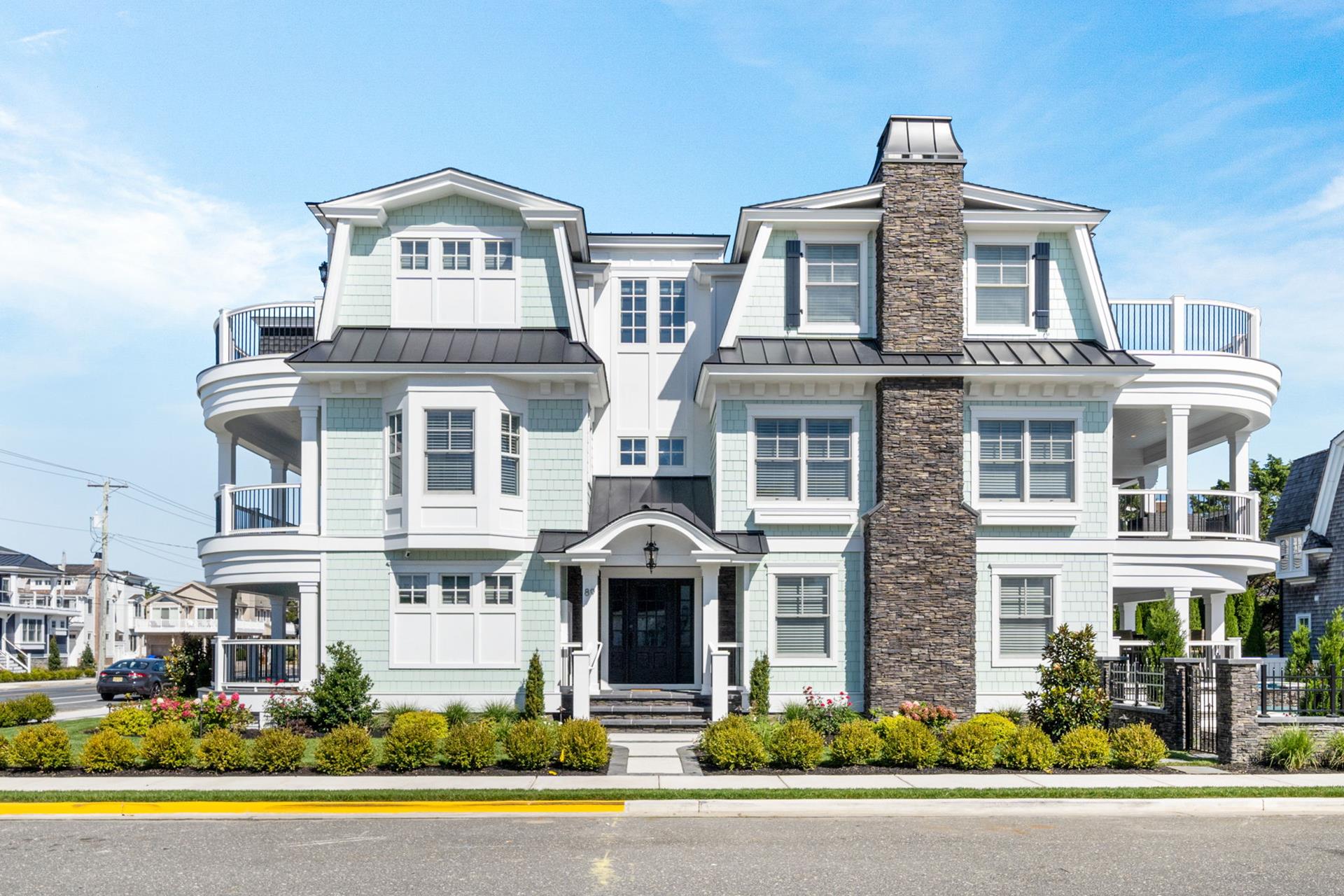 | COMPASS RE - Avalon