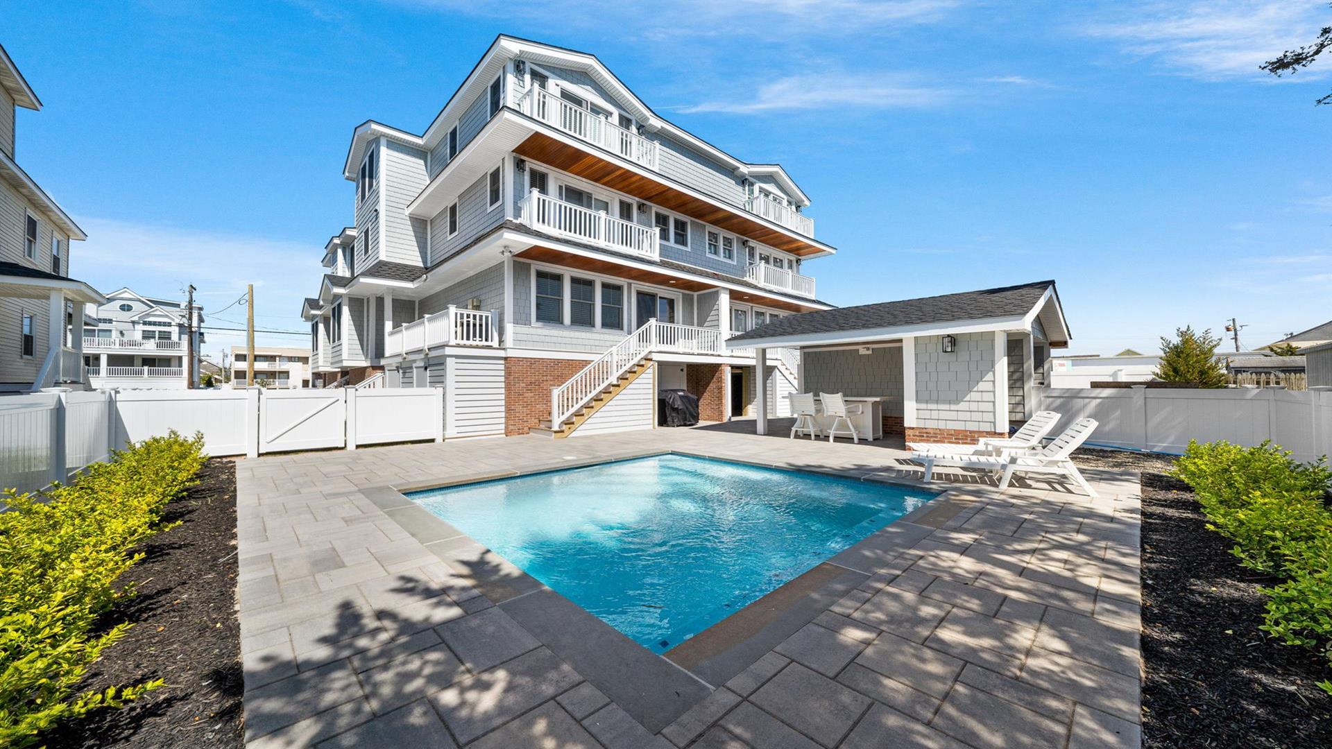 Diller Fisher Realtors | 240 22nd Street, Avalon | Vacation Rentals