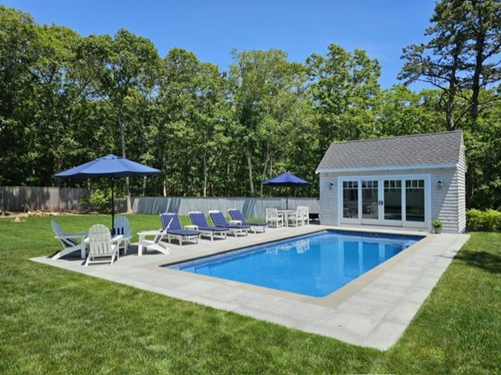 27 Tower Ridge Road, Oak Bluffs, MA 02557, Residential