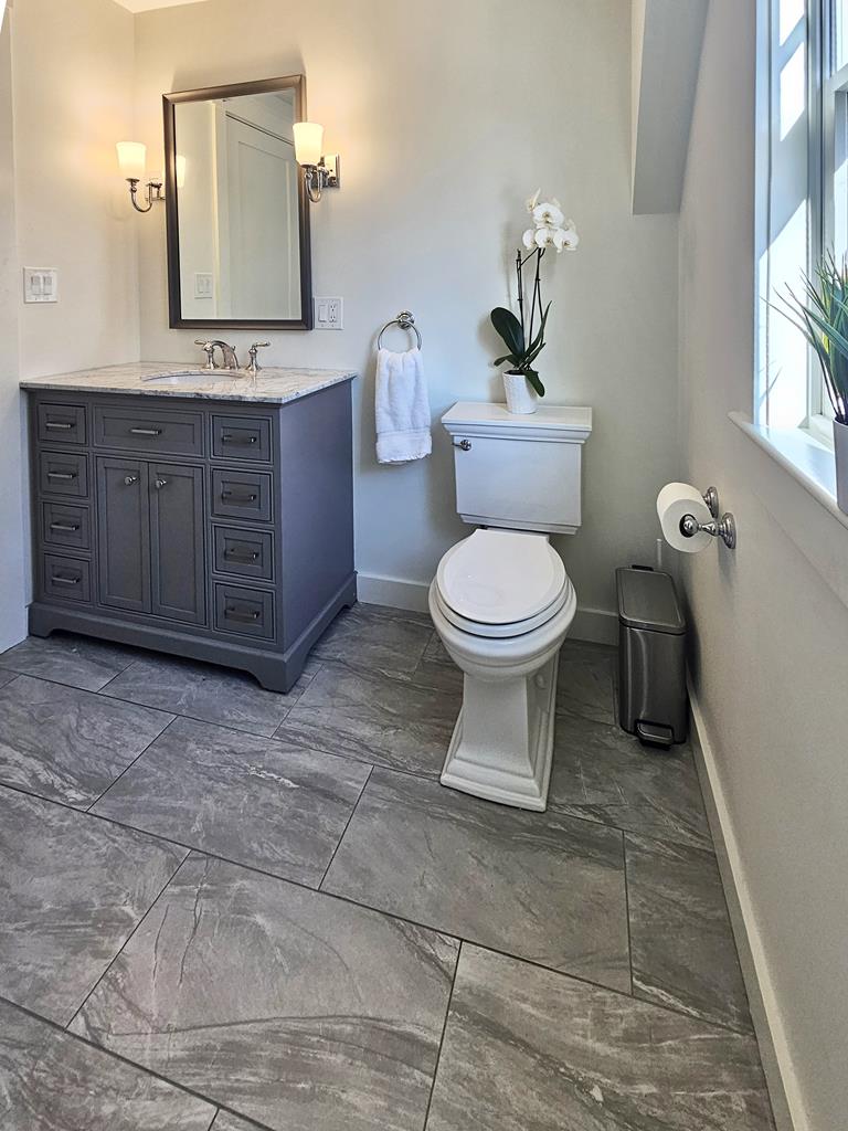 27 Tower Ridge Road, Oak Bluffs, MA 02557, Residential