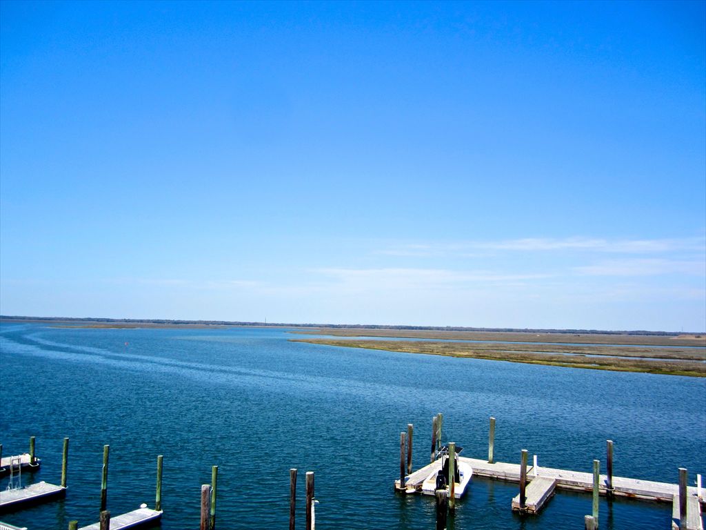 800 S. Bayview Drive, Strathmere | Vacation Rental | Riordan Real Estate